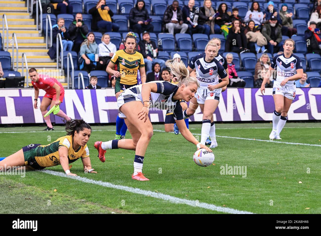 Tara Stanley of England goes over for a try during the Women's Rugby ...
