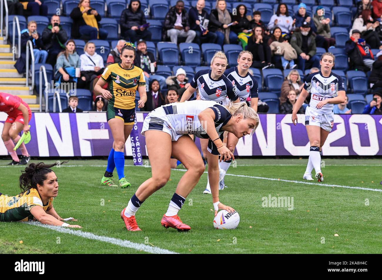 Tara Stanley of England goes over for a try during the Women's Rugby ...