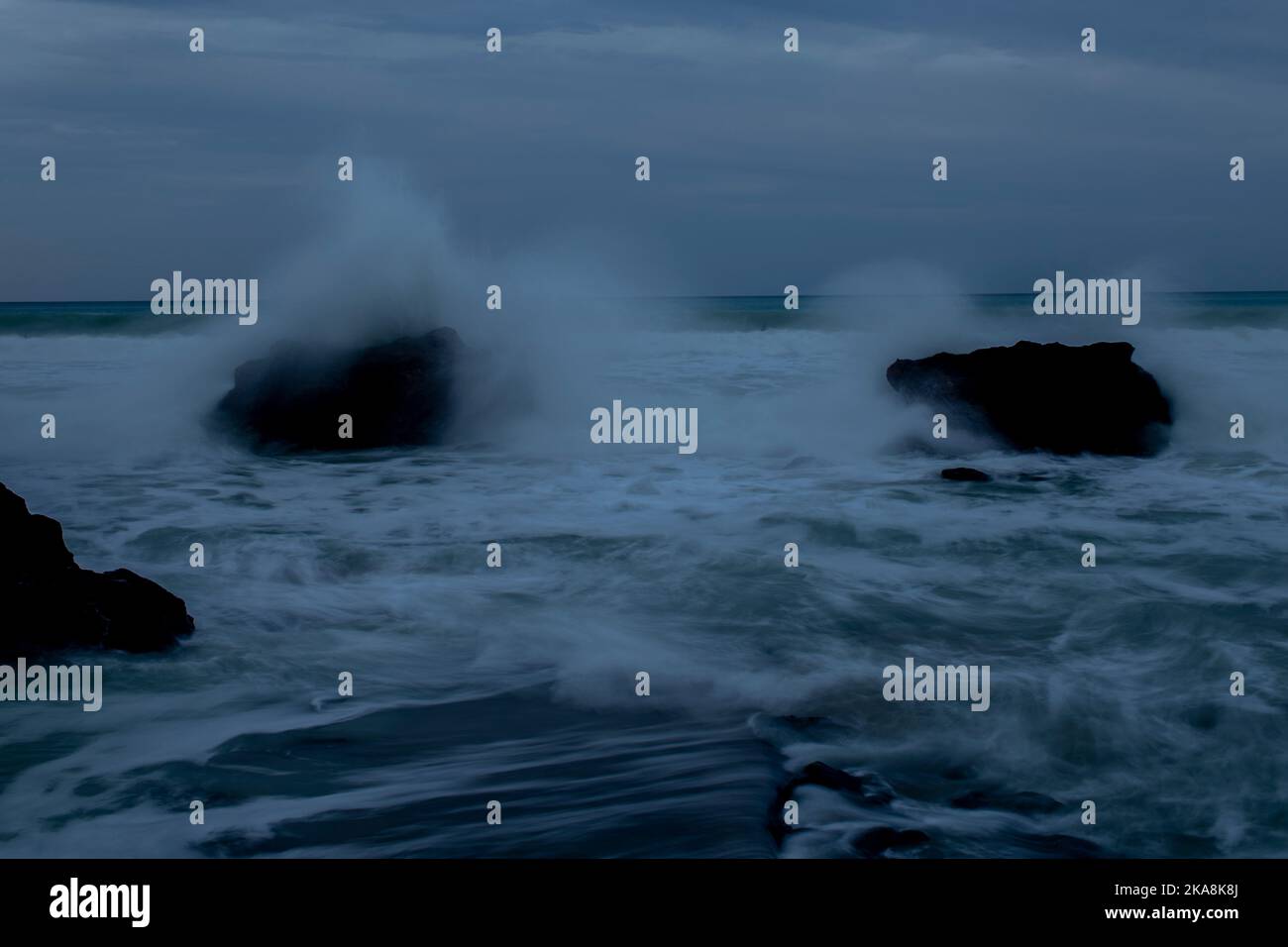 Plage de pluie hi-res stock photography and images - Alamy