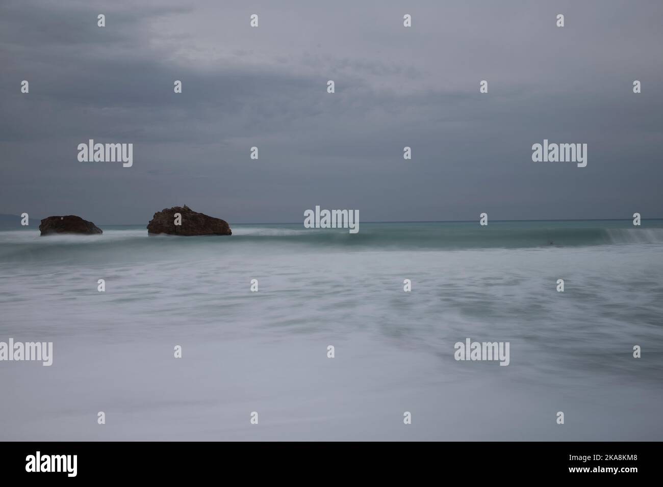 Plage de pluie hi-res stock photography and images - Alamy