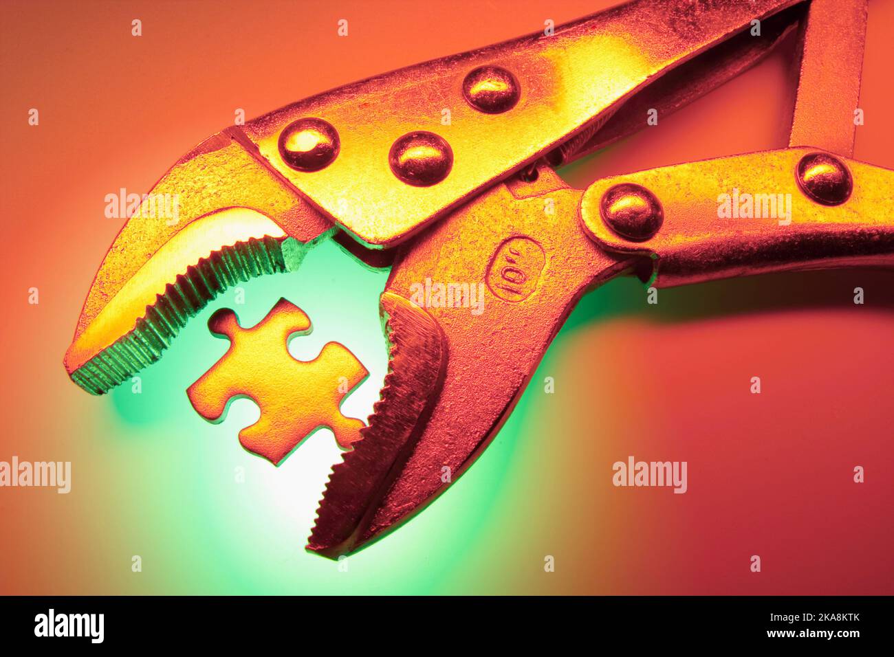 Gripping heavy objects hi-res stock photography and images - Alamy