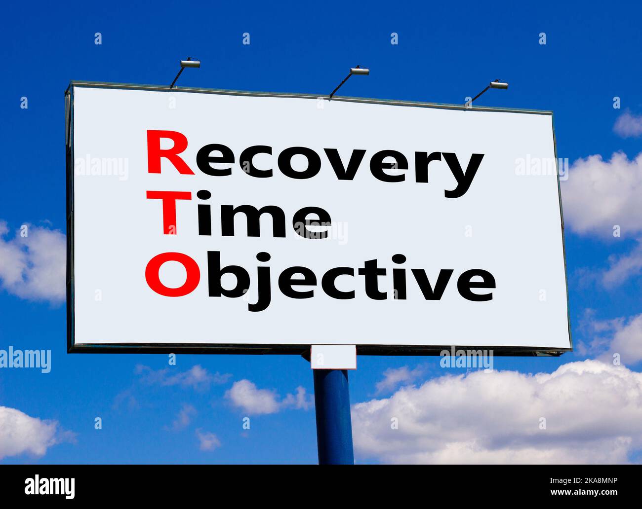 RTO recovery time objective symbol. Concept words RTO recovery time ...