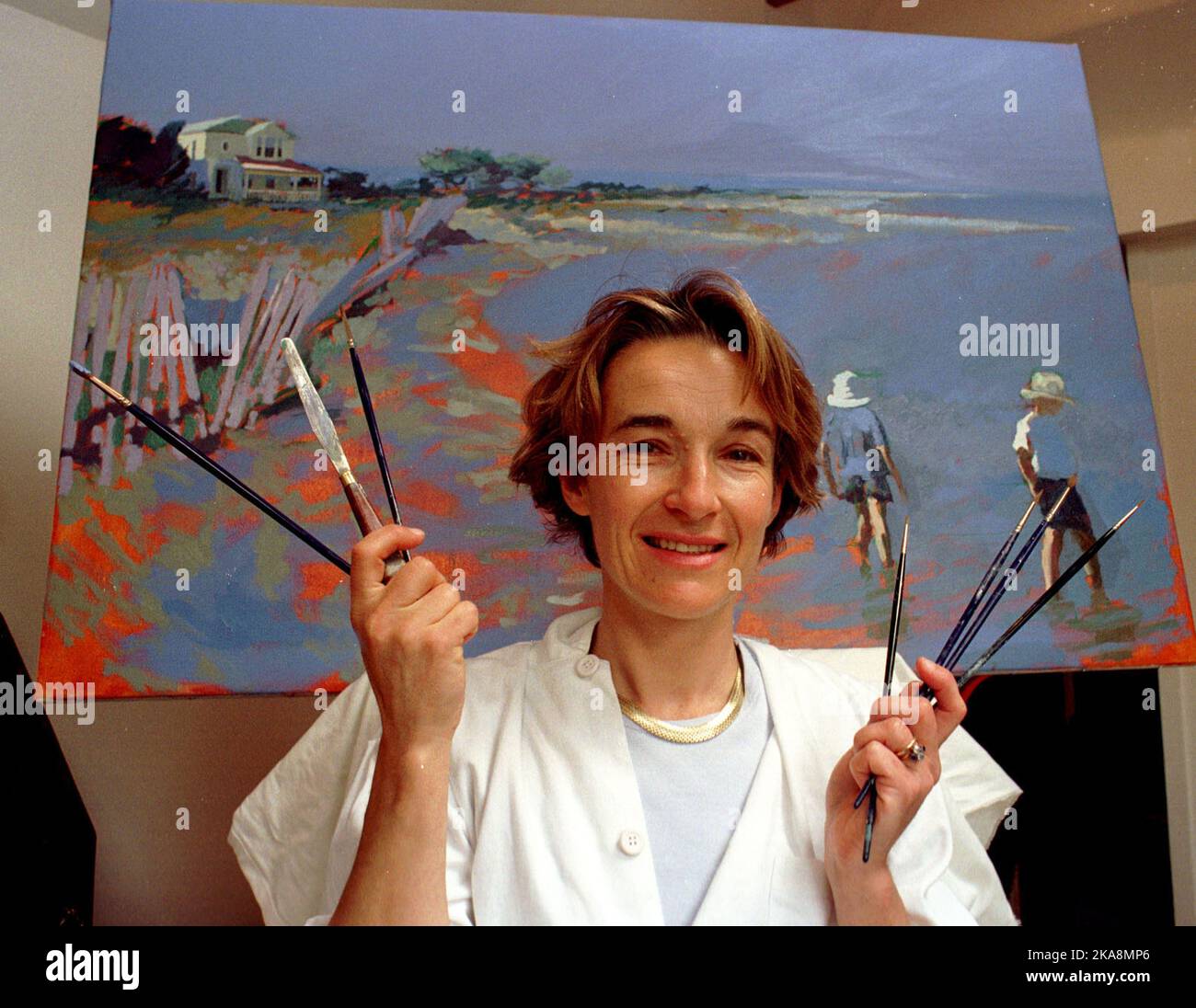 ARTIST SARAH BUTTERFIELD WIFE OF HAVANT MP DAVID WILLETTS. PIC MIKE ...