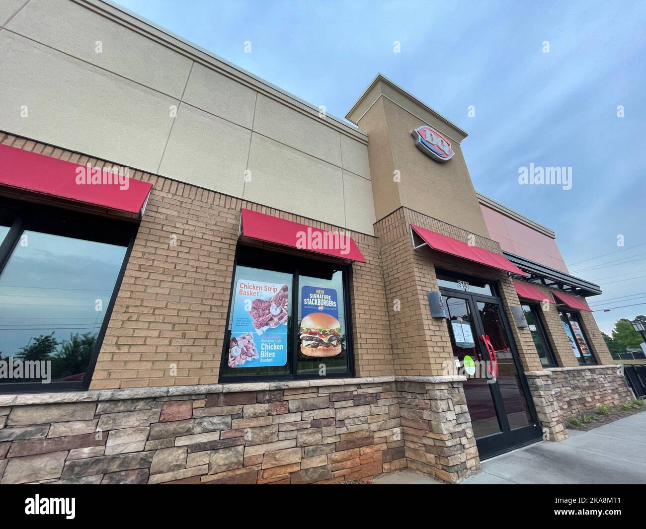 Dairy queen exterior hi-res stock photography and images - Alamy