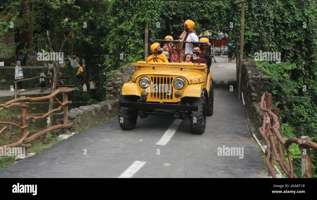 Offroad vehicle vehicles hi-res stock photography and images - Alamy