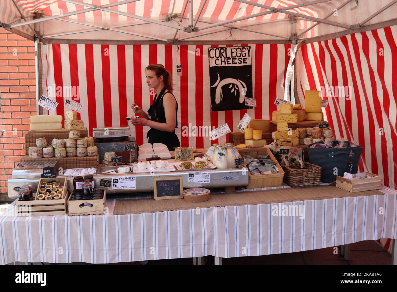 Cheese stall at an outdoor food market in Dublin City Stock Photo - Alamy