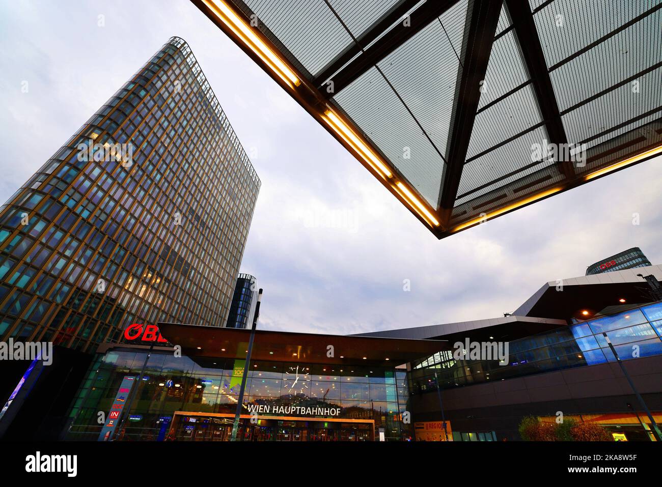 Bahnhof, Wien Hauptbahnhof, Der Wiener Hauptbahnhof ist die modernste ...