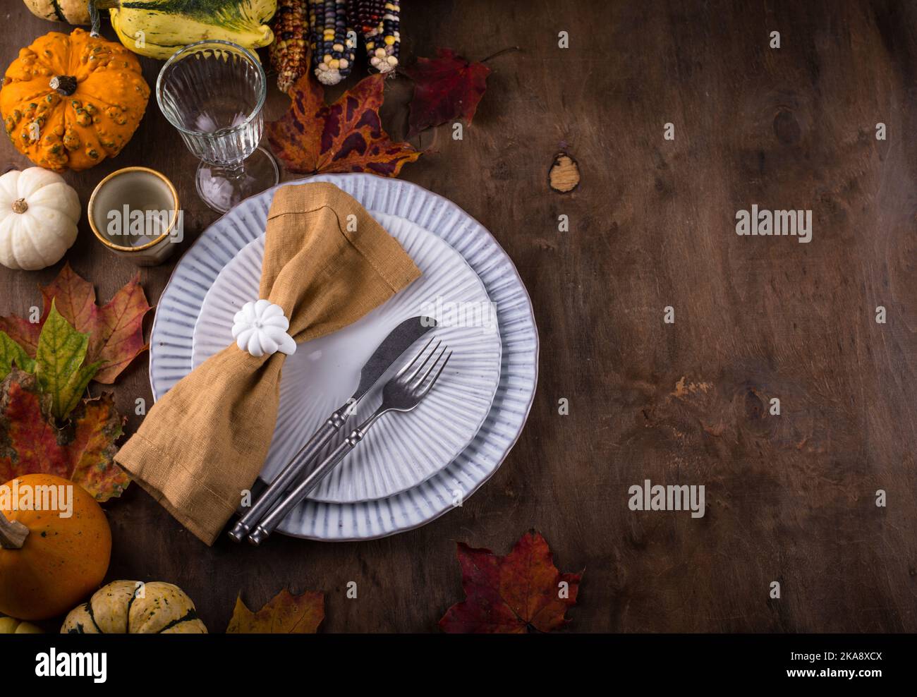 Autumn fall Thanksgiving table setting Stock Photo - Alamy