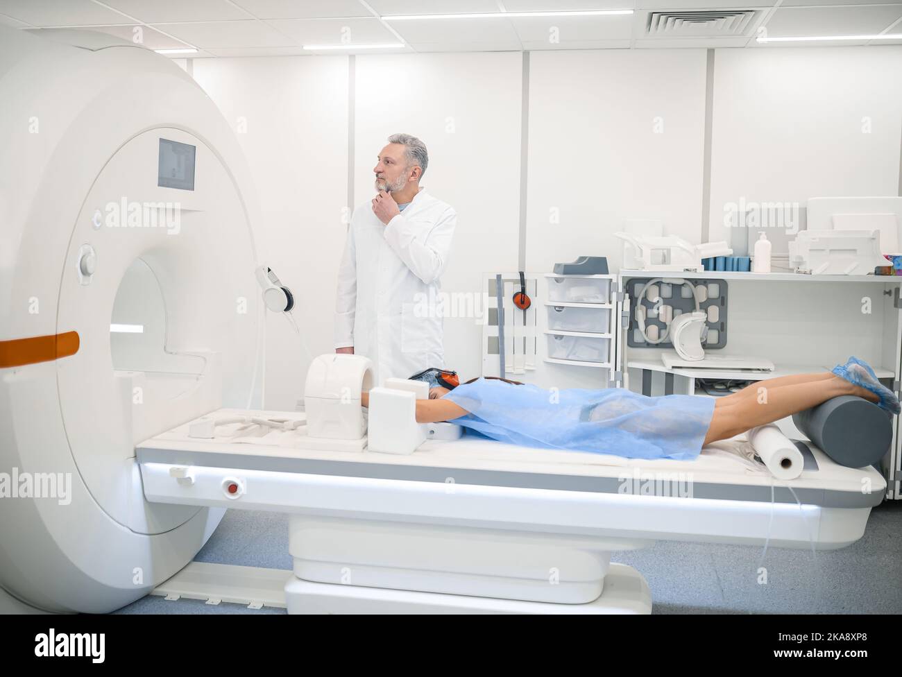 Diagnostic medical hi-res stock photography and images - Alamy