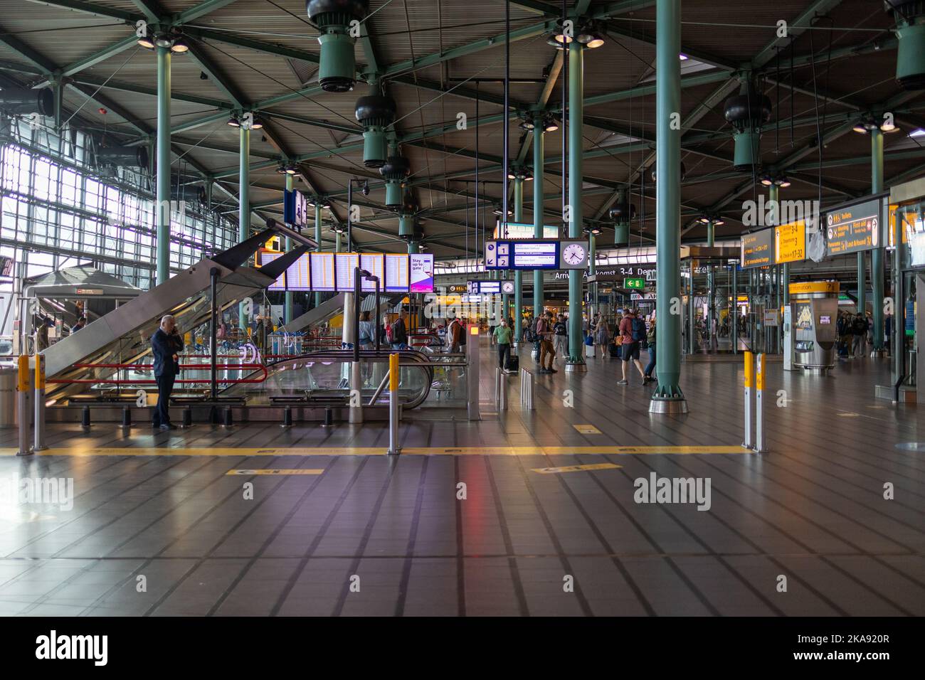 The interior of the arrival hall of Amsterdam Schiphol Airport Stock ...
