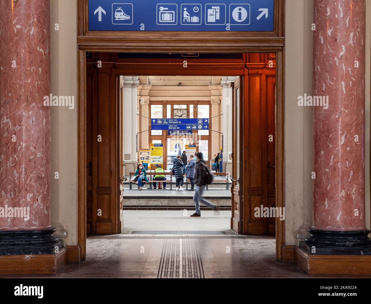 Picture of the main railway station of Hungary, Budapest Keleti ...
