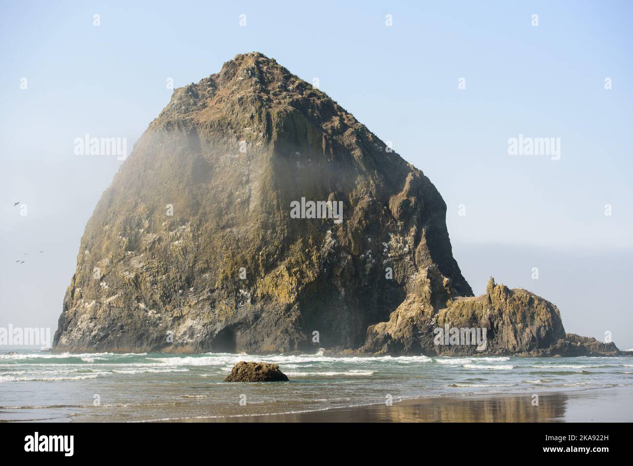Oregon coast haystack rocks hi-res stock photography and images - Alamy