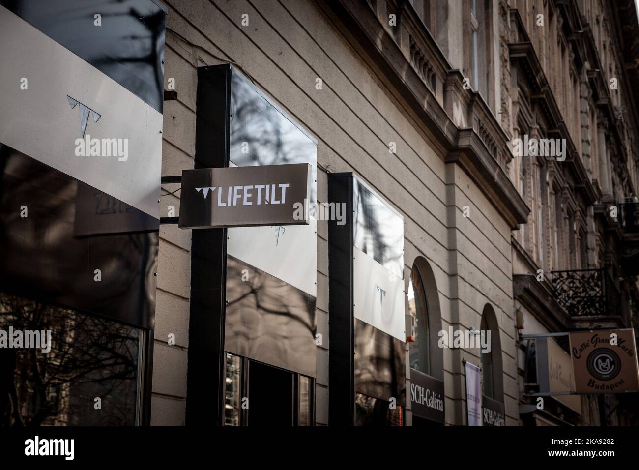 Supplement sign logo hi-res stock photography and images - Alamy