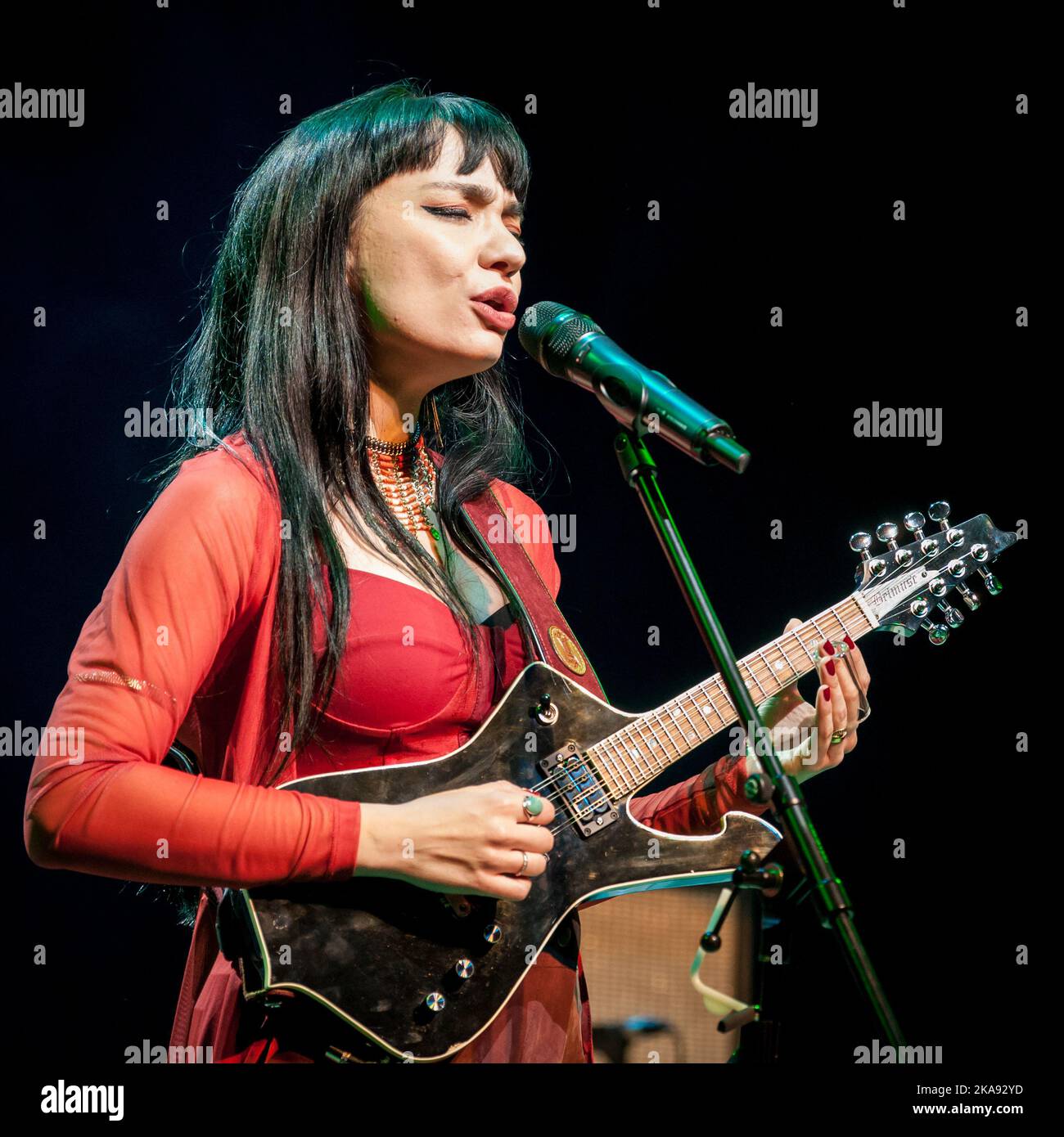 Grace bond musician hi-res stock photography and images - Alamy