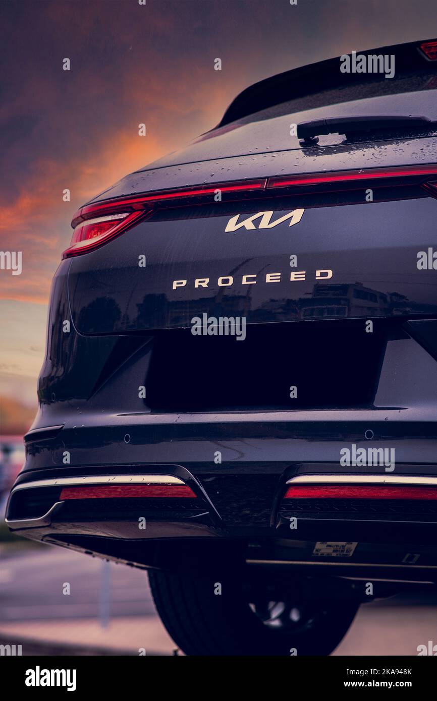 Kia ProCeed with sunses Stock Photo - Alamy