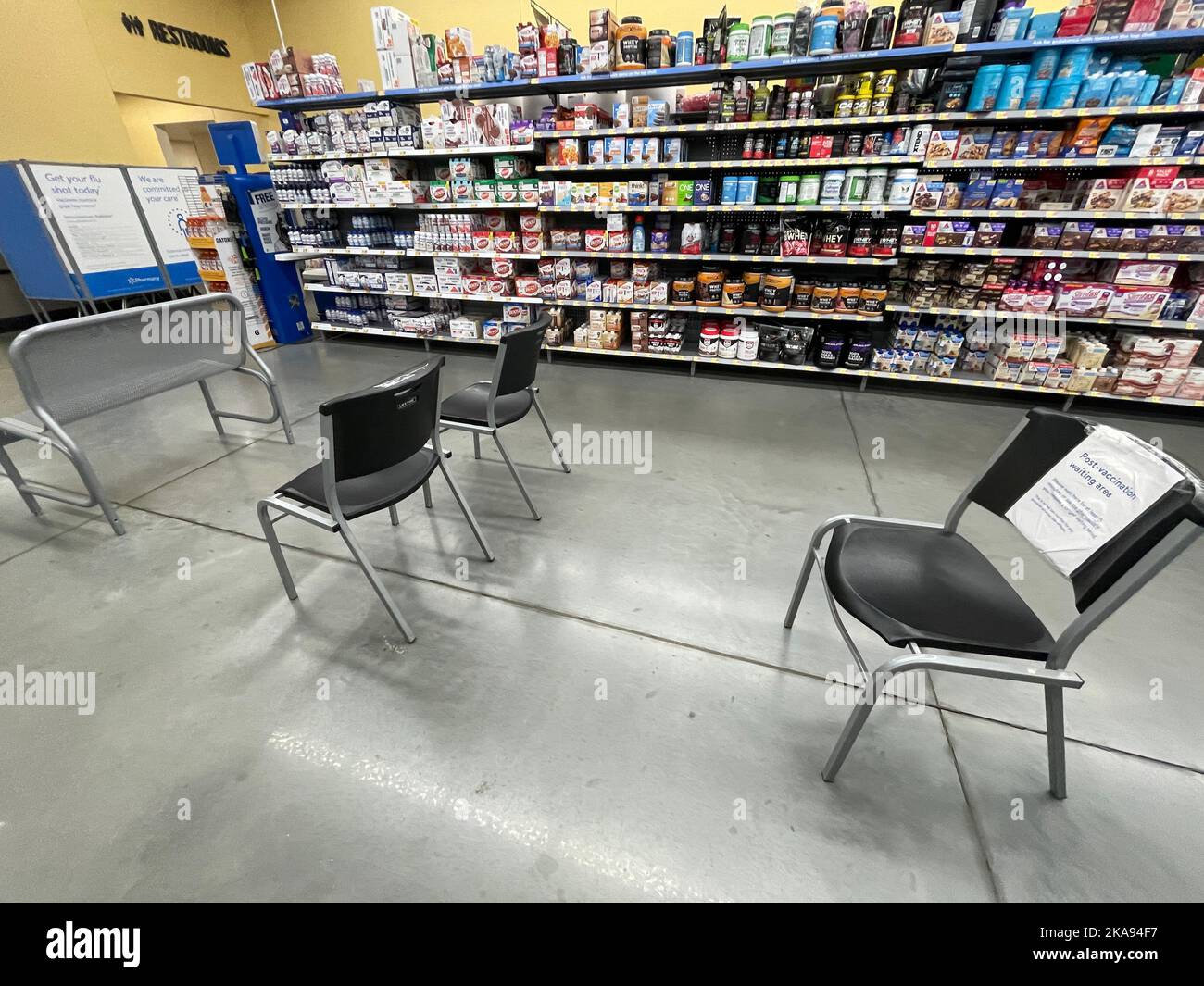 Walmart pharmacy hi-res stock photography and images - Alamy