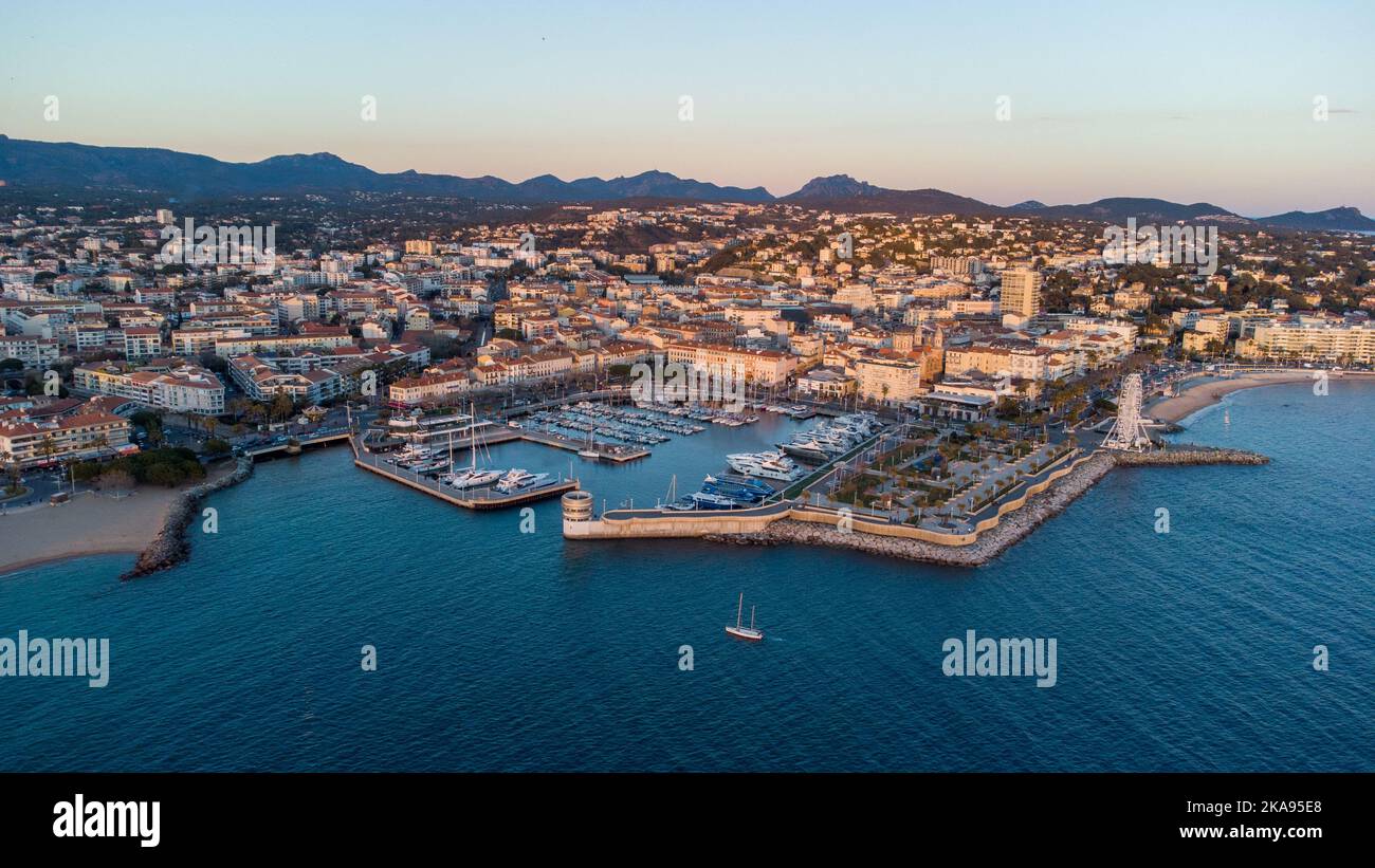 Saint raphael south of france hi-res stock photography and images - Alamy