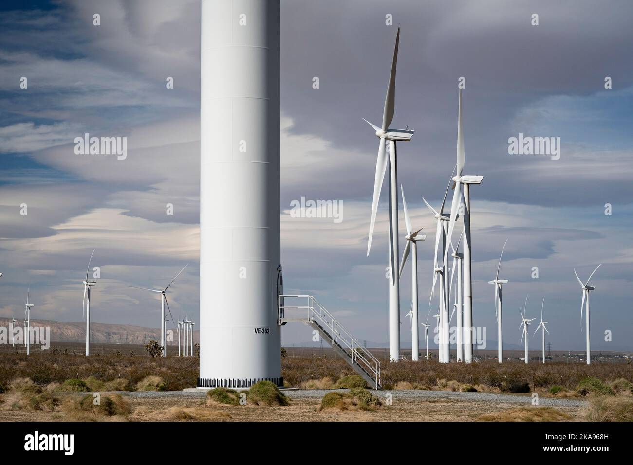 A wind farm outside the desert town of Mojave, California Stock Photo ...