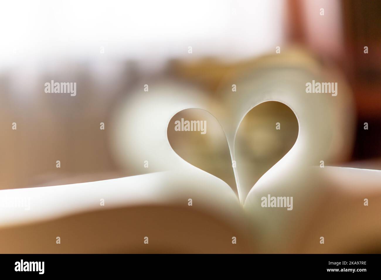 Stack of bibles hi-res stock photography and images - Alamy