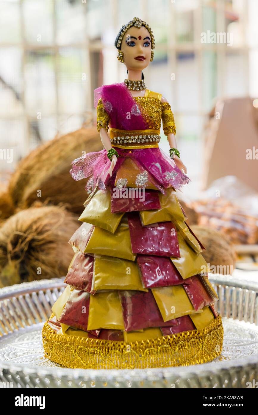 Paper doll costume hi-res stock photography and images - Alamy