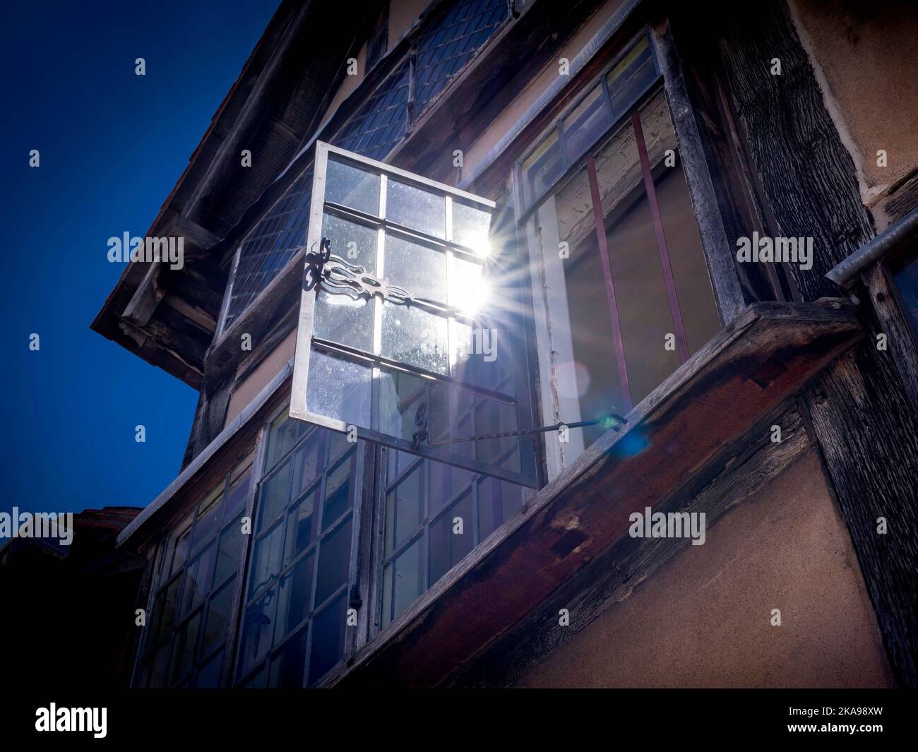 Shine reflection of window Stock Photo - Alamy