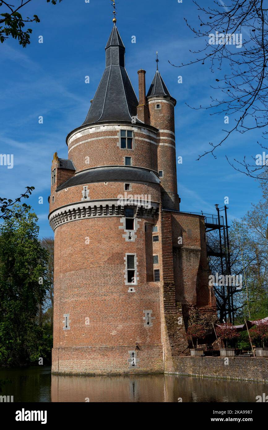 Round beautiful intact tower next to remains of picturesque Duurstede ...