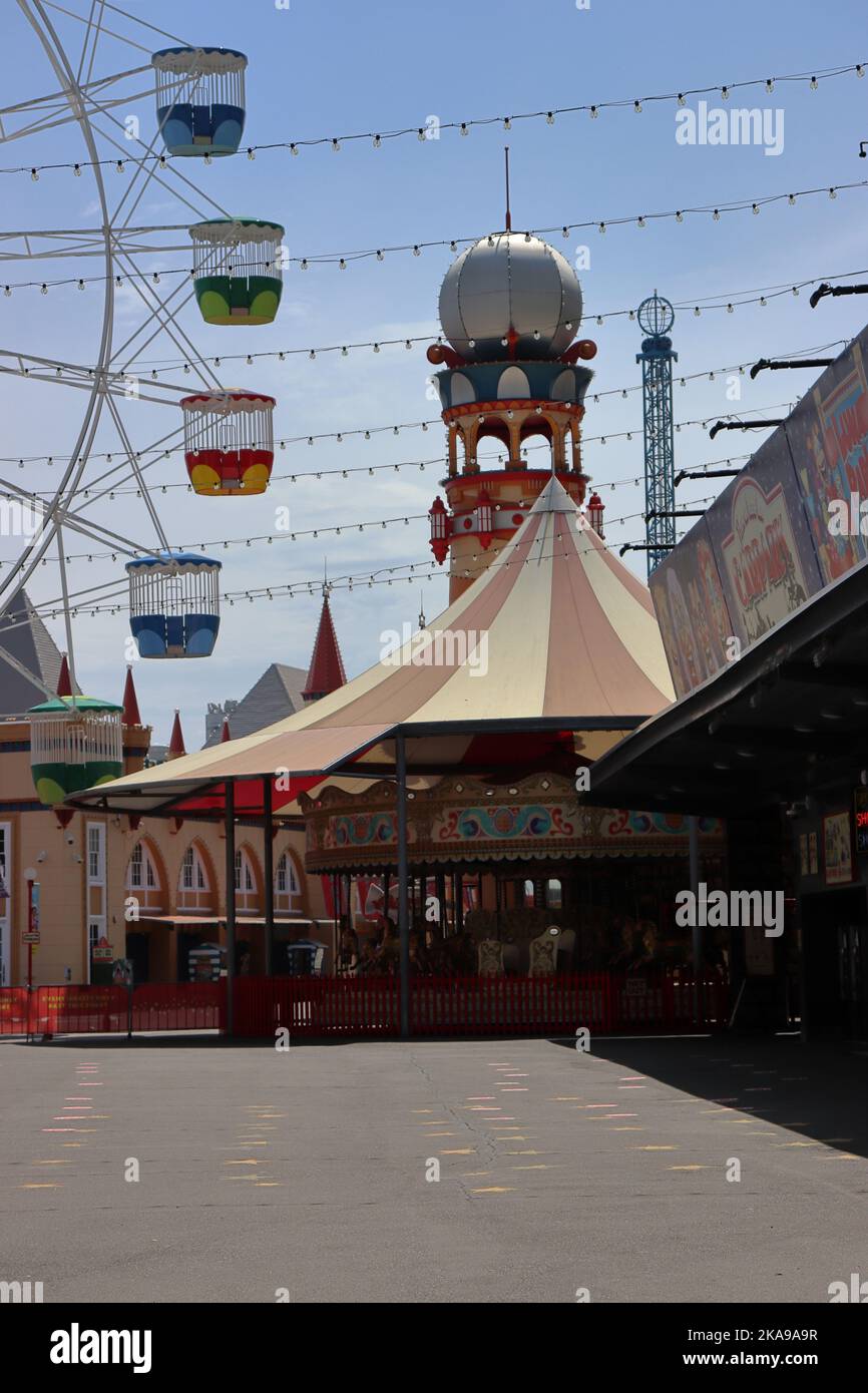 A view of the Sydney Luna park fairground and the Ferris wheel Stock ...