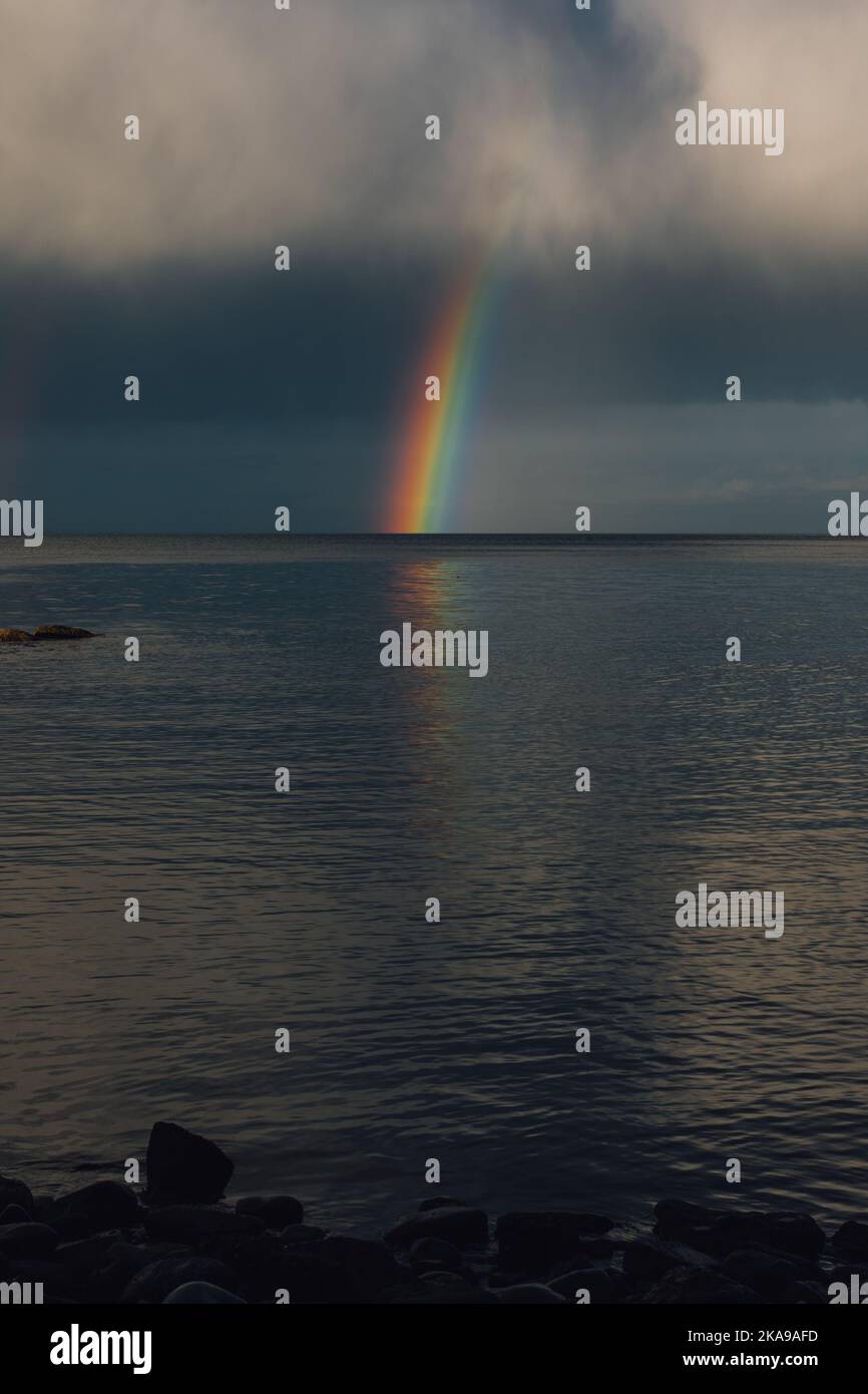 Gray sky over ocean hi-res stock photography and images - Alamy