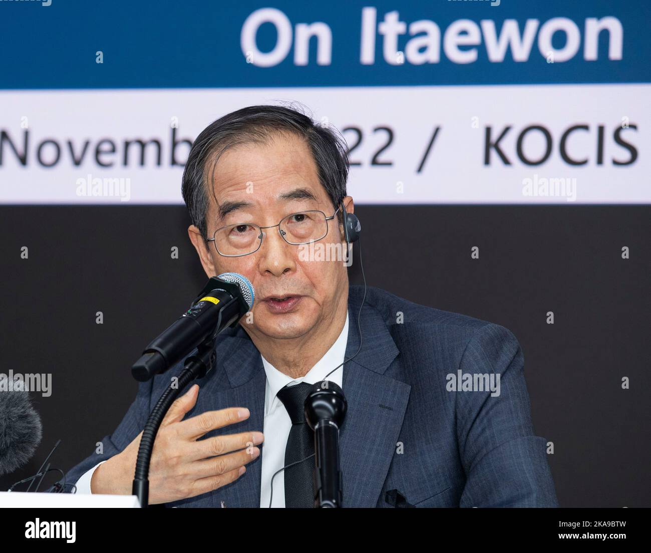Seoul, South Korea. 1st Nov, 2022. South Korean Prime Minister Han Duck ...