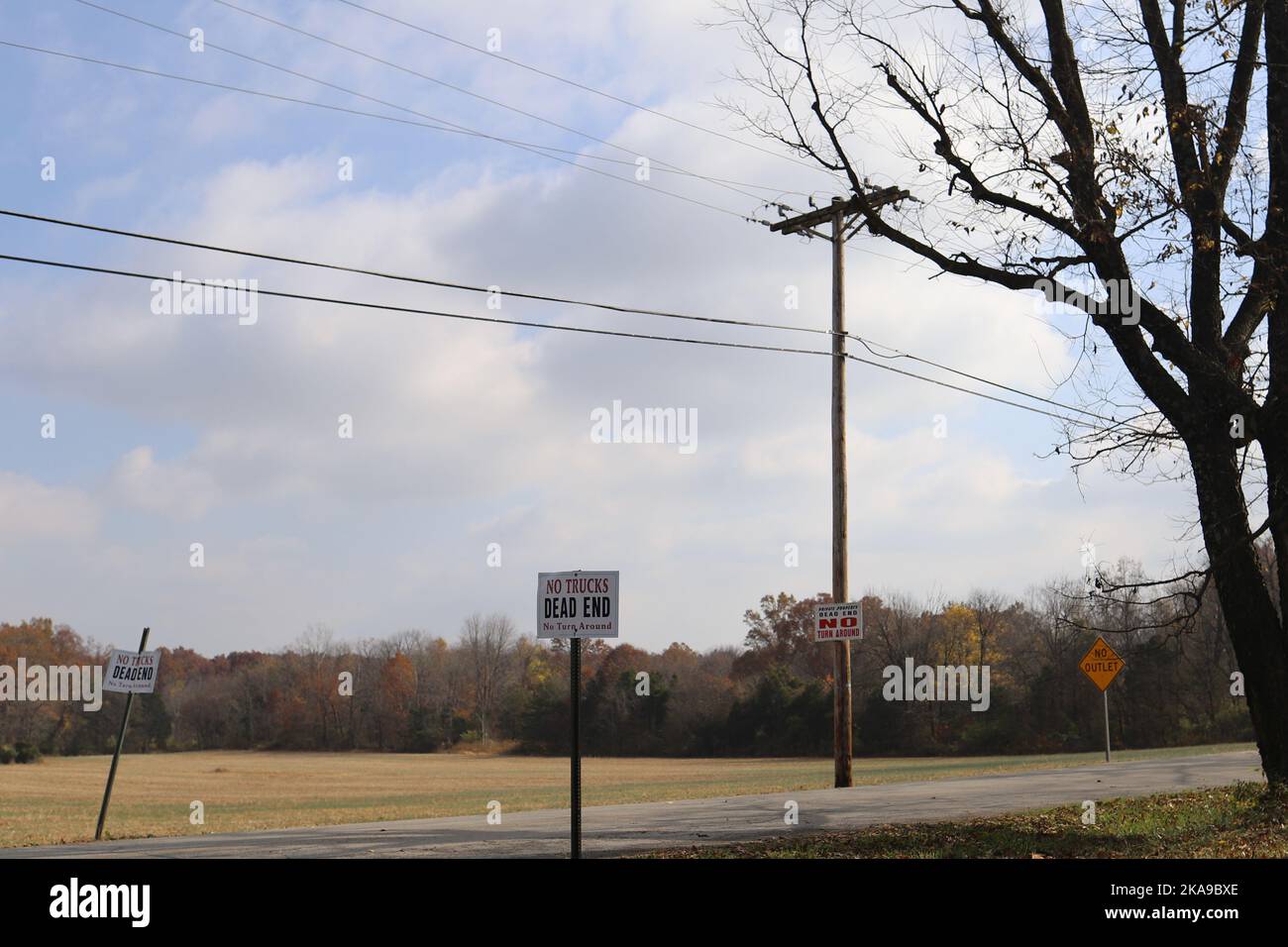 Road sign warning dead end hi-res stock photography and images - Alamy