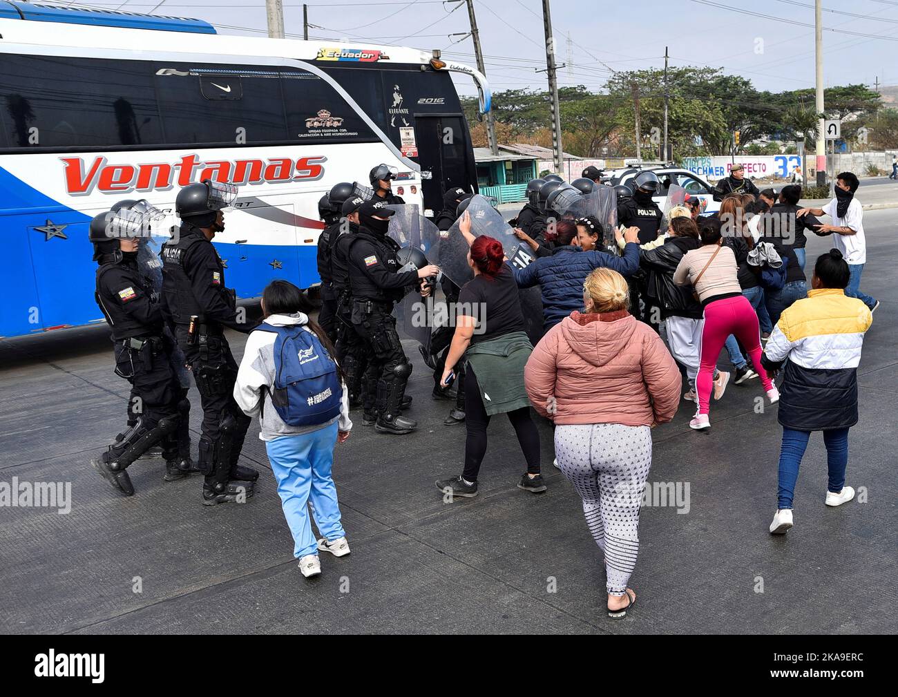 Police prisoner bus hi-res stock photography and images - Alamy