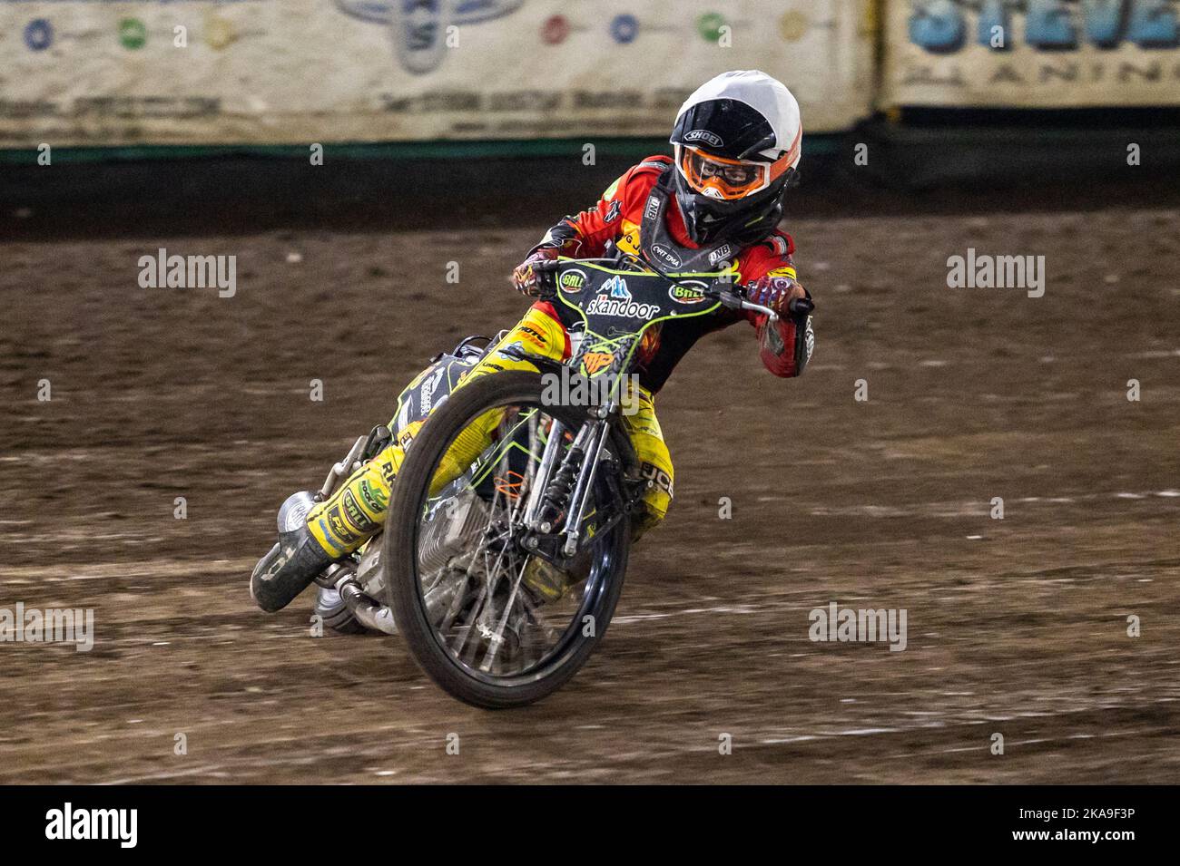 Max Perry - Leicester Lion Cubs speedway rider. Action portrait Stock ...