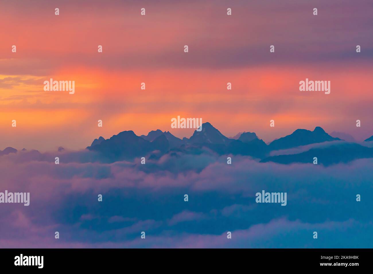 Dramatic sunset viewed from Evergreen Mountain Lookout, Cascade Range ...