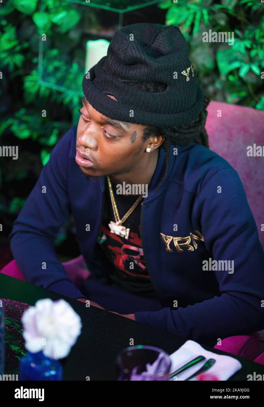 Rapper bling hi-res stock photography and images - Alamy