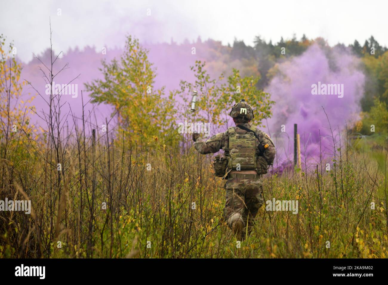 Grafenwoehr, Bayern, Germany. 15th Oct, 2022. A U.S. Soldier assigned ...
