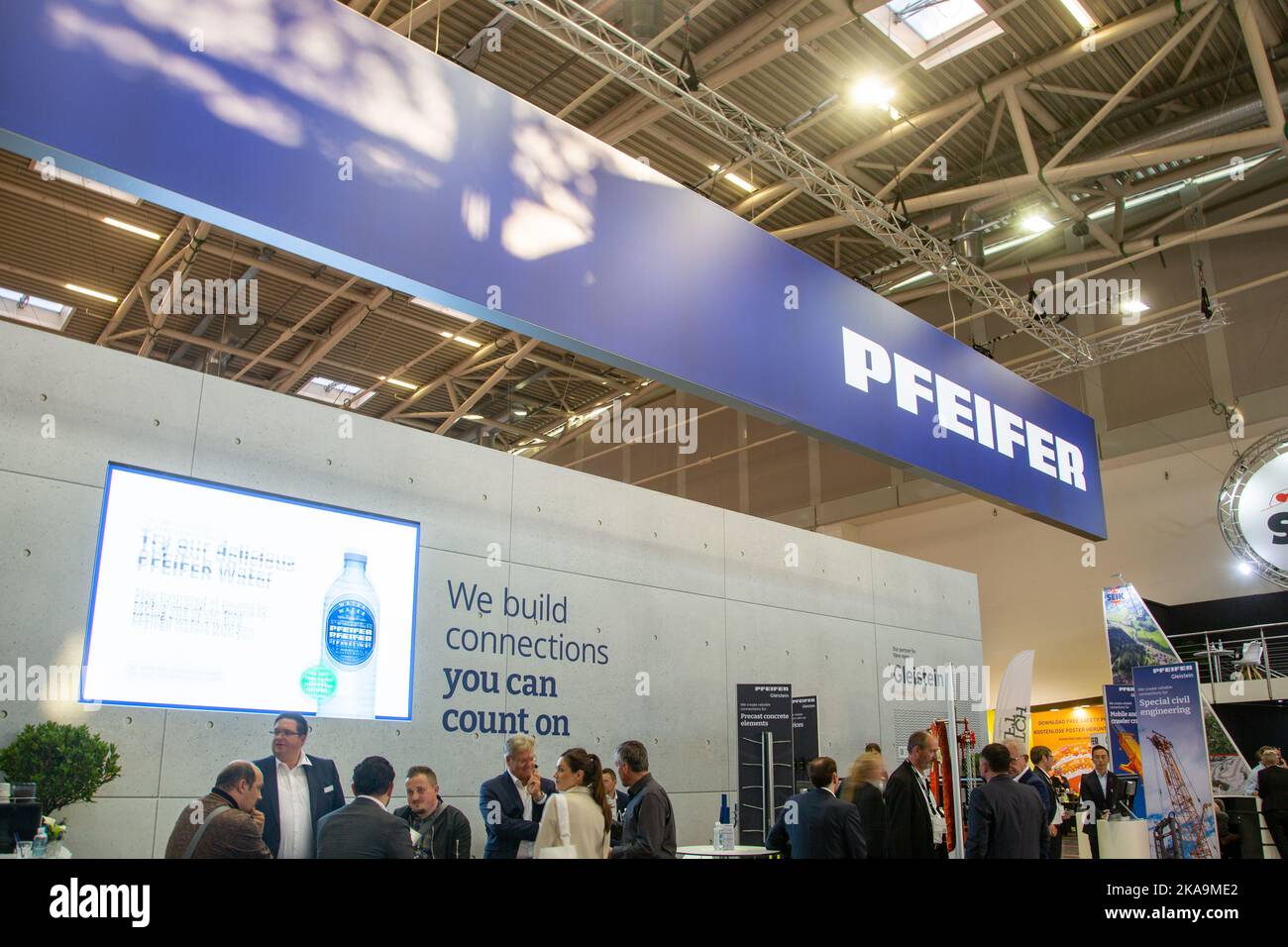 Pfeifer bei der Bauma, Weltleitmesse für Baumaschinen ...