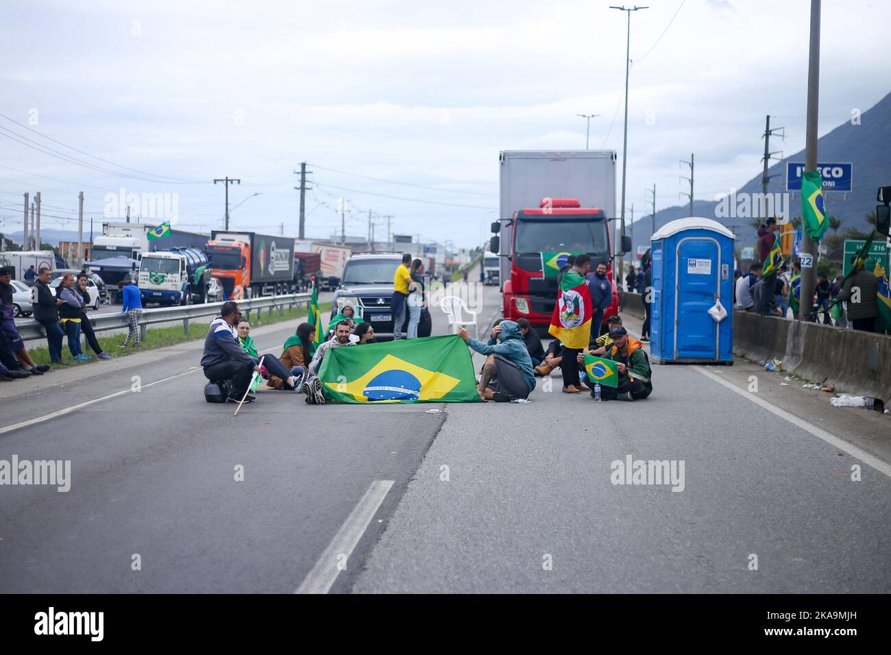 SC - Palhoca - 11/01/2022 - SECOND DAY OF TRUCKERS' MANIFESTATION ...