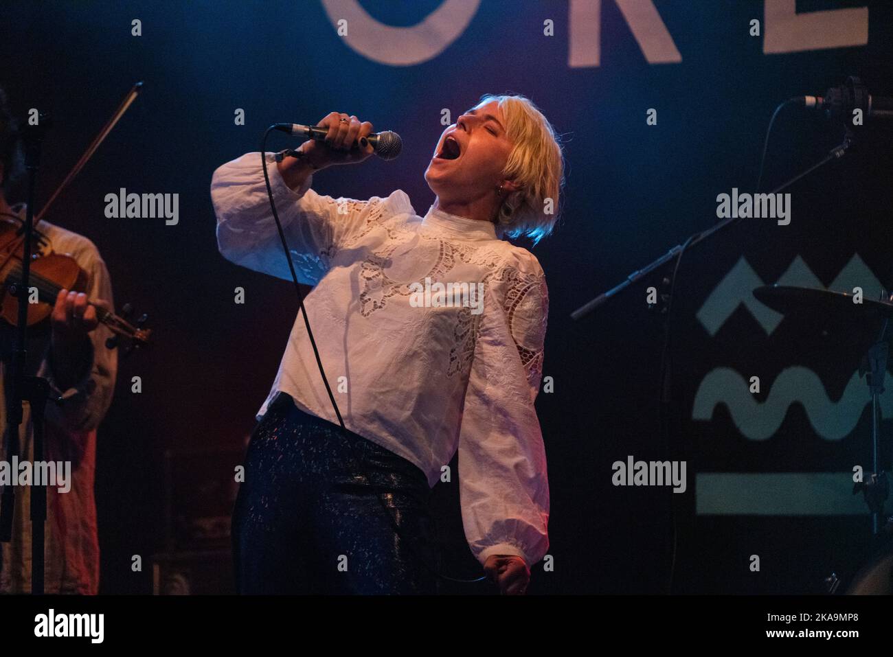 Jessie Buckley and Bernard Butler play the Walled Garden Stage at Green ...