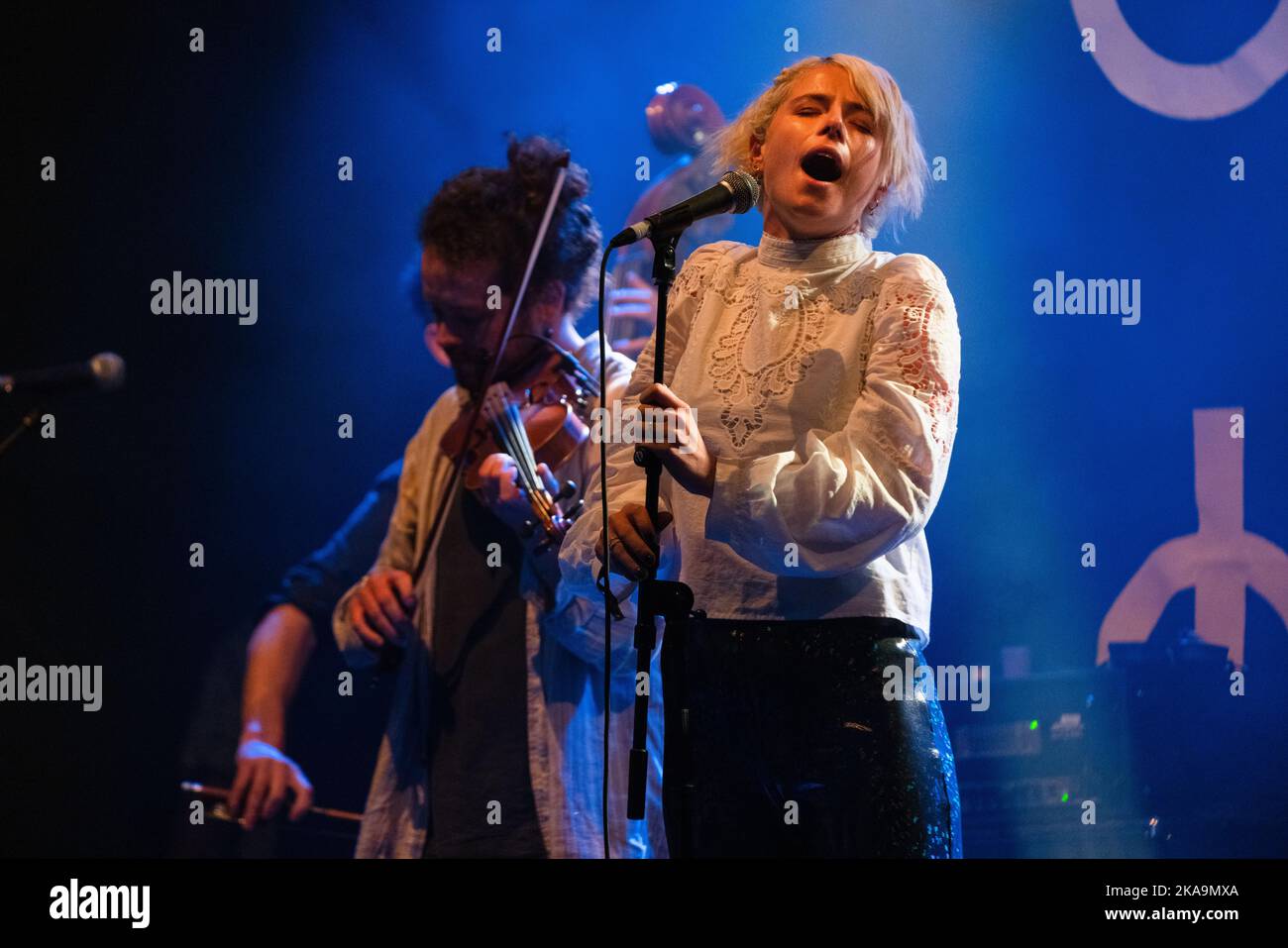 Jessie Buckley and Bernard Butler play the Walled Garden Stage at Green ...