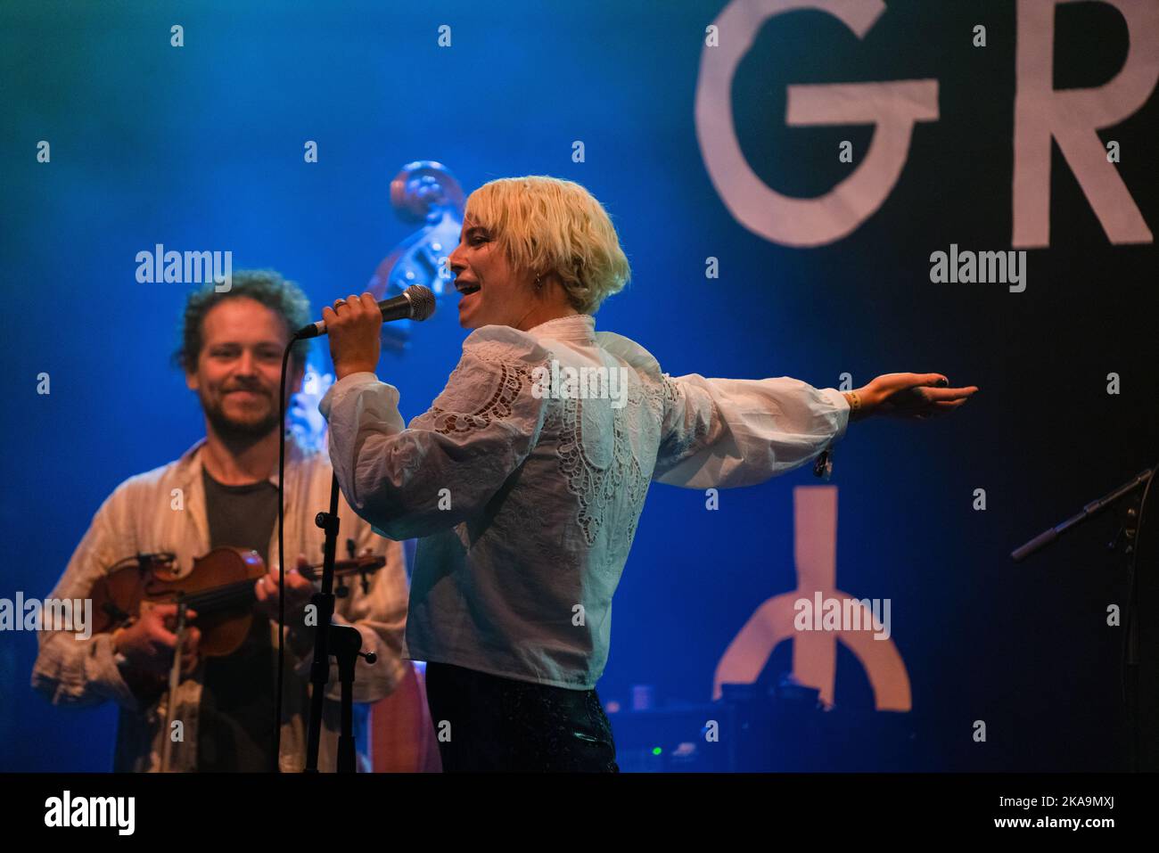 Jessie Buckley and Bernard Butler play the Walled Garden Stage at Green ...