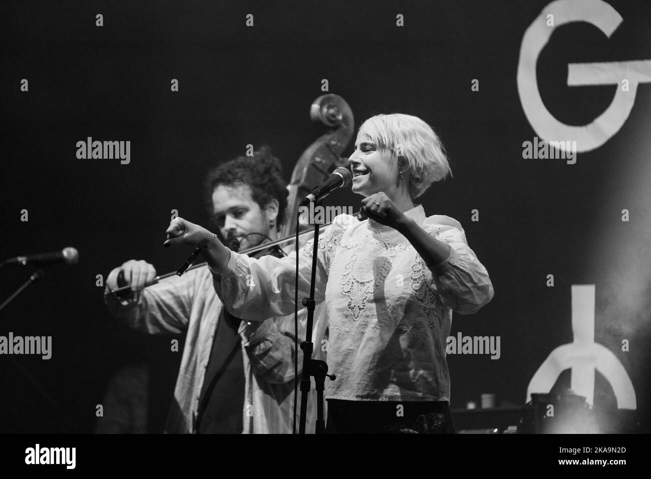 Jessie Buckley and Bernard Butler play the Walled Garden Stage at Green ...