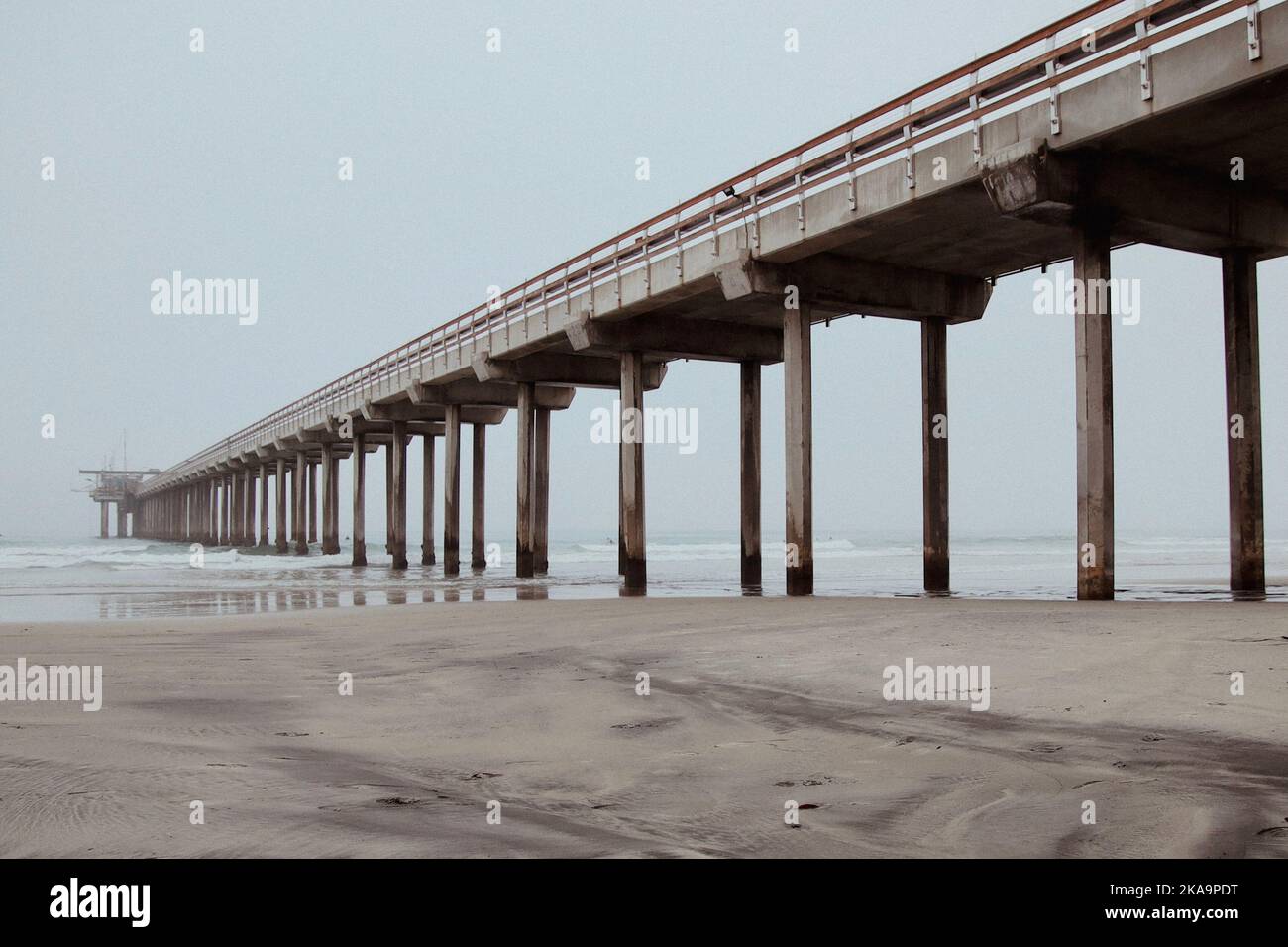 Ellen browning memorial scripps pier hi-res stock photography and ...