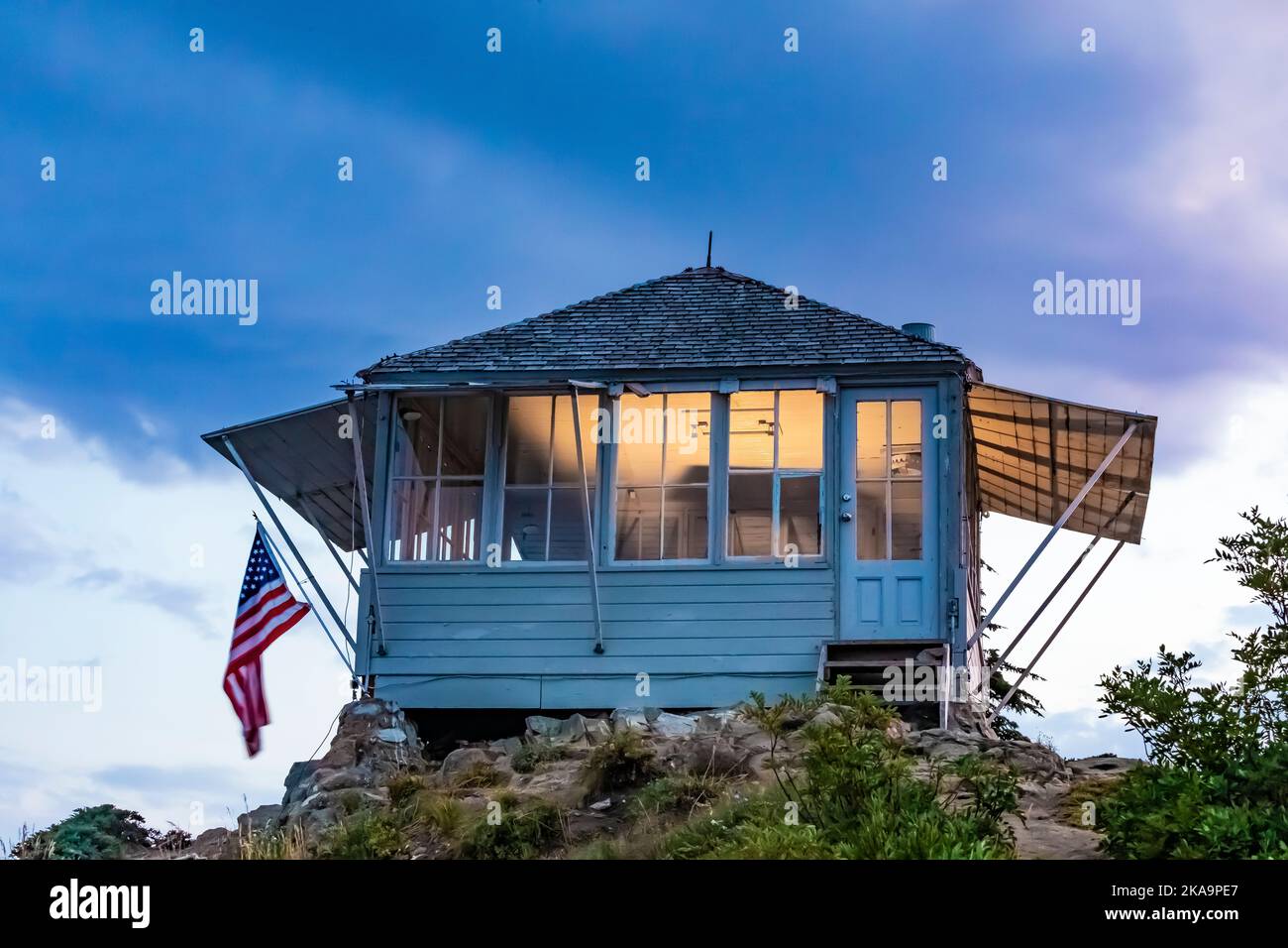 Lookout and cabin rental program hi-res stock photography and images ...