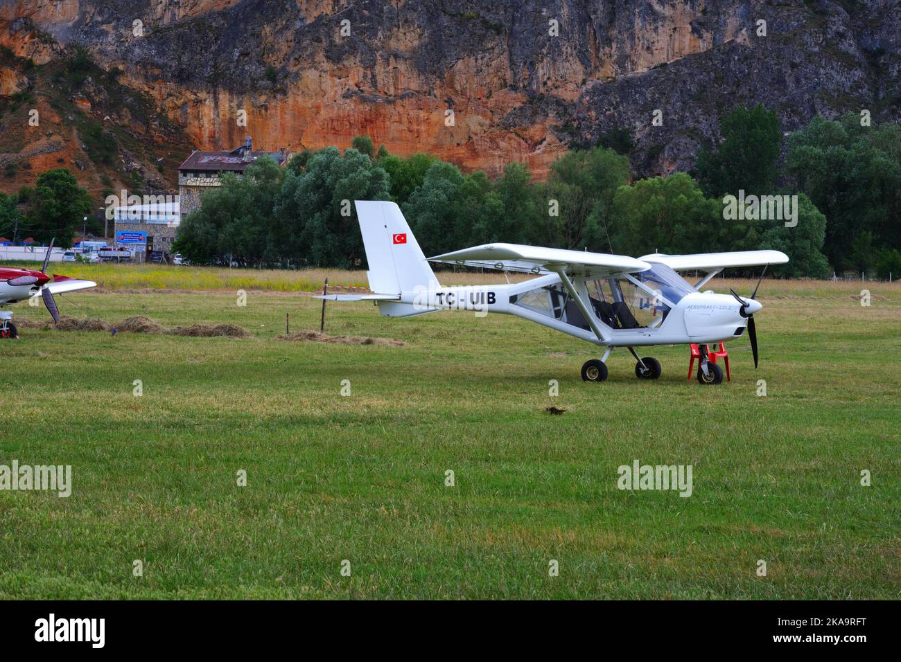 Plane in nature hi-res stock photography and images - Alamy