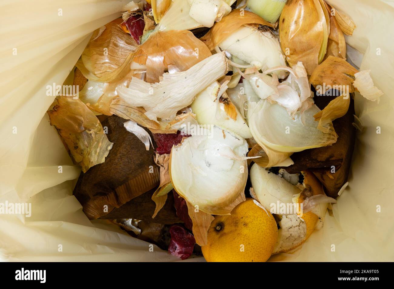 Kitchen food waste hi-res stock photography and images - Alamy