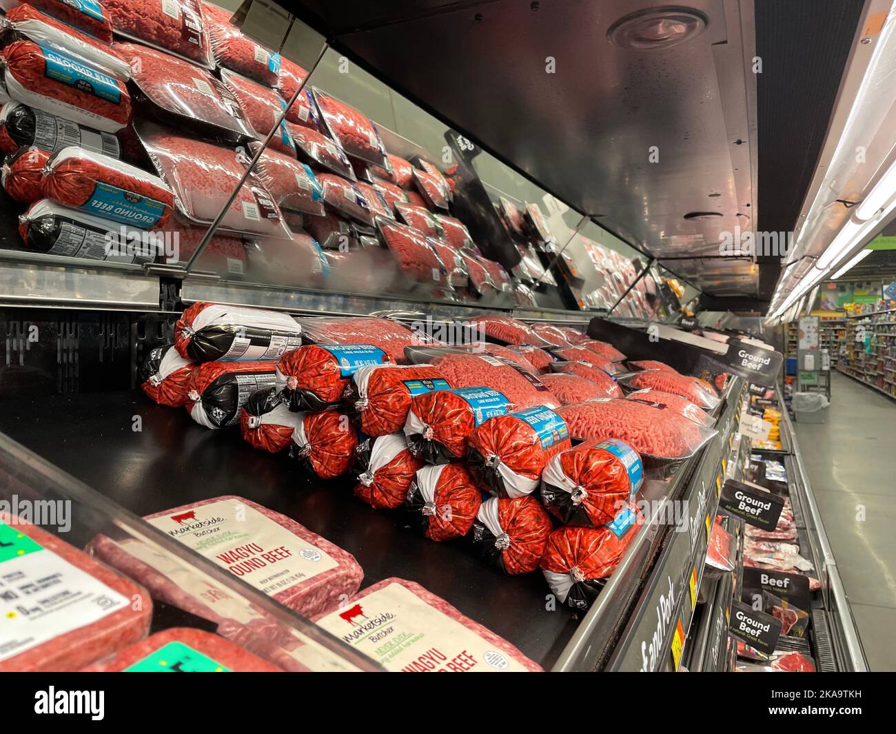 View at southern side aisle hi-res stock photography and images - Alamy