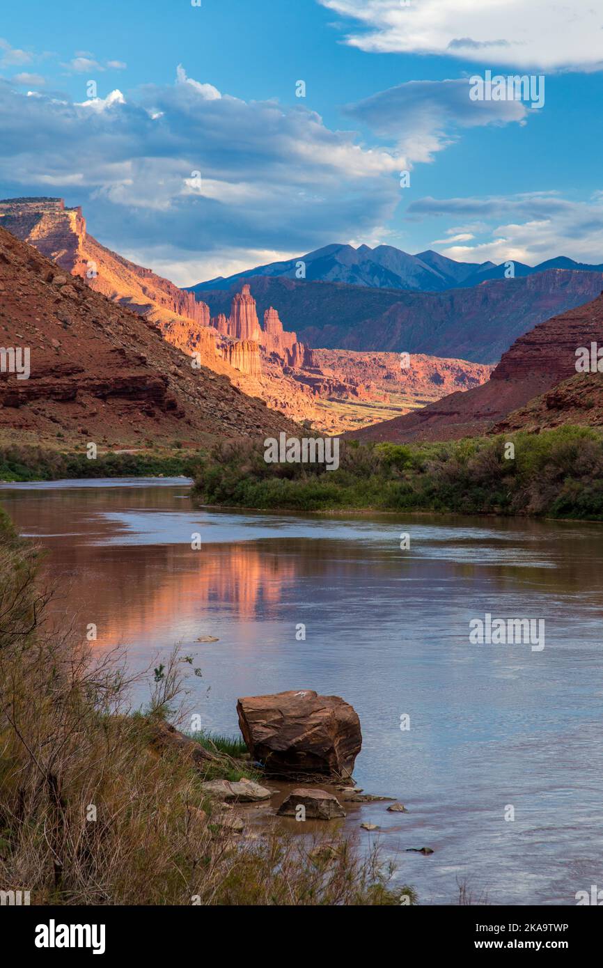 Waring Mesa, the Fisher Towers, the Colorado River, Fisher Mesa & the ...