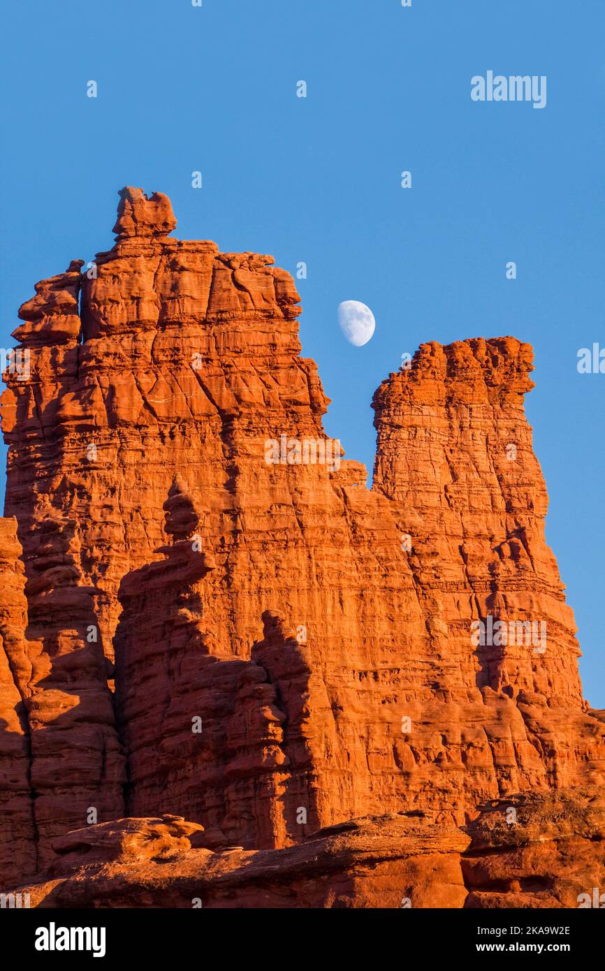 Rising moon between the Cottontail & the Titan in the Fisher Towers ...
