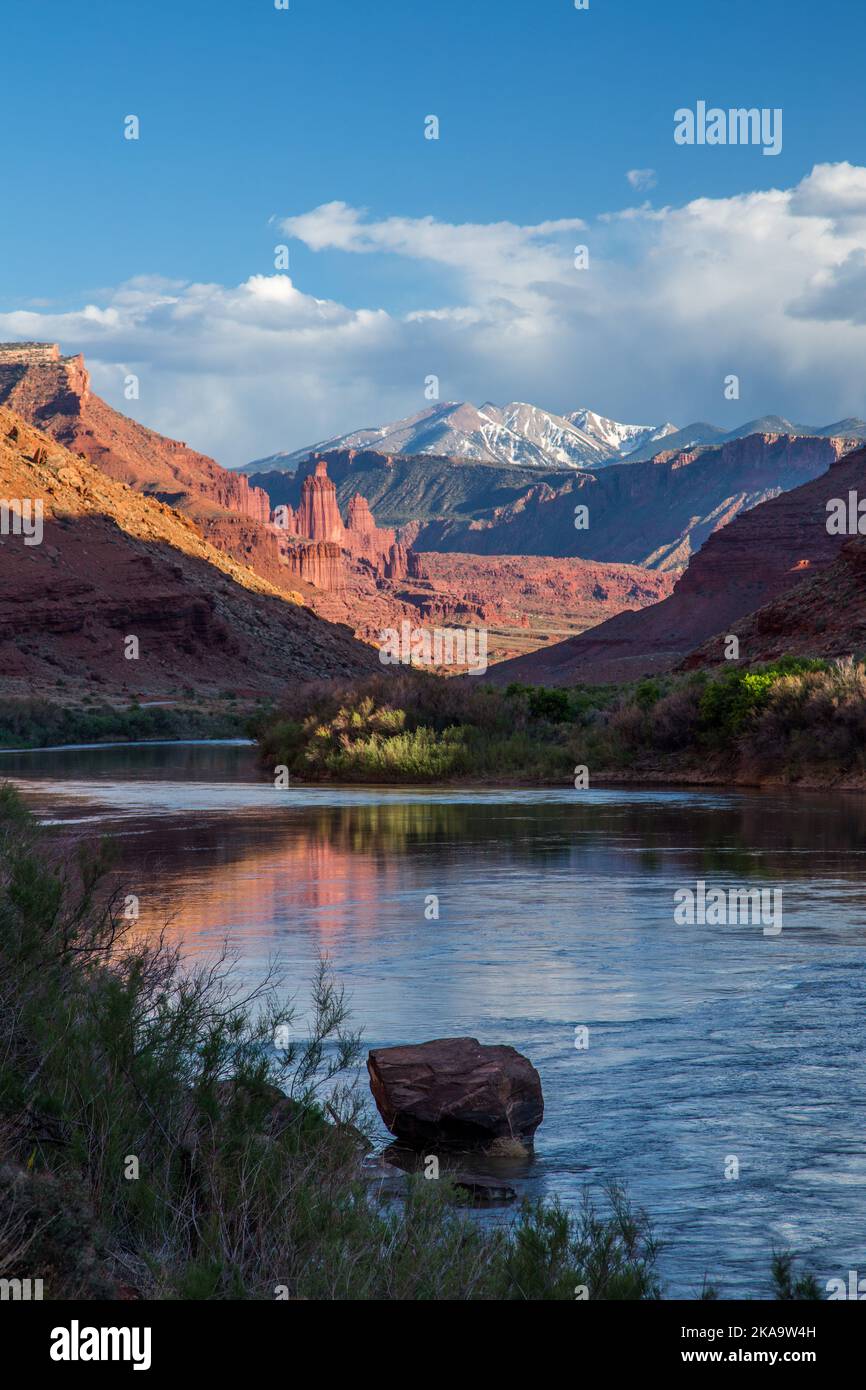 Waring Mesa, the Fisher Towers, the Colorado River, Fisher Mesa & the ...