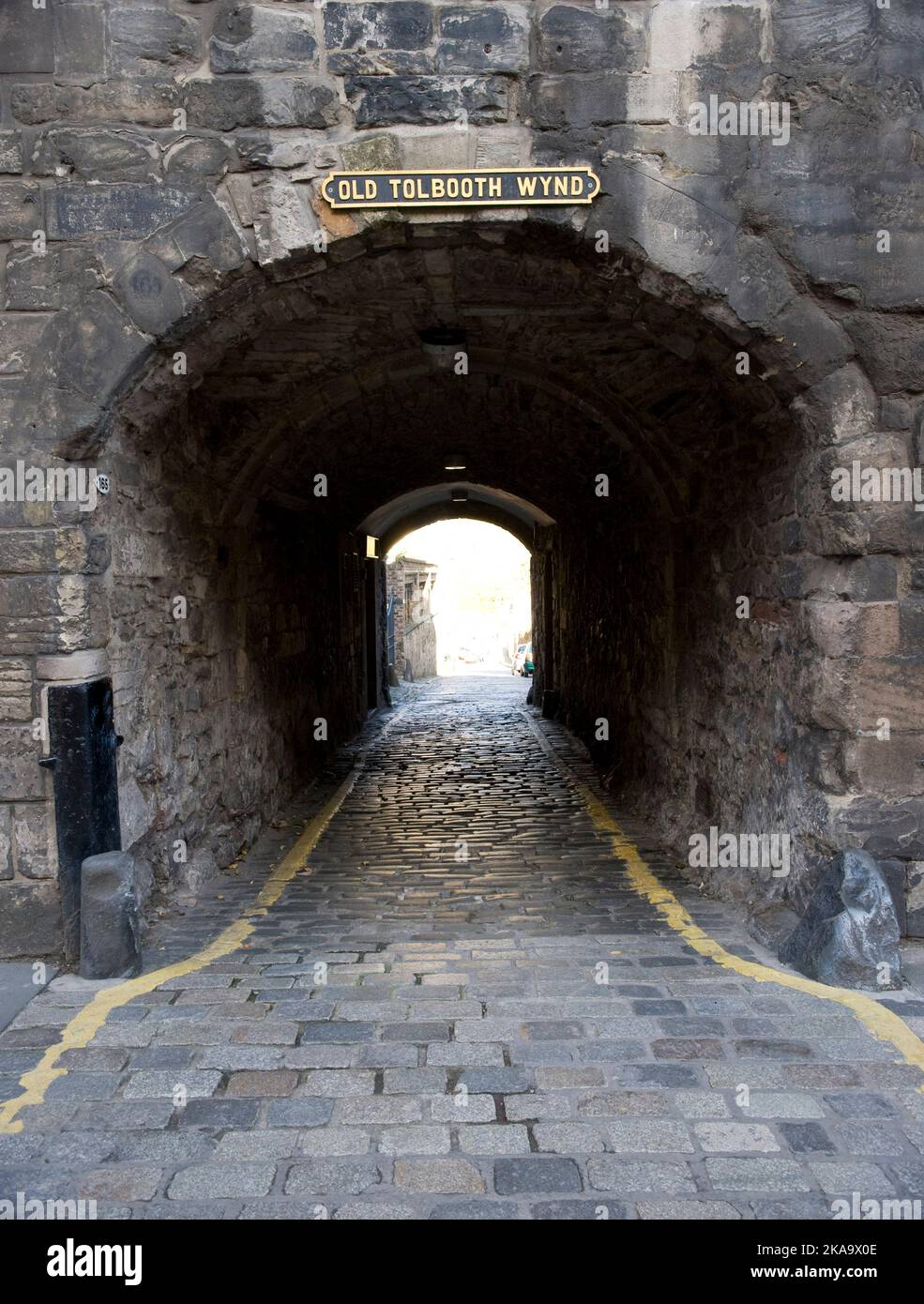 Old tolbooth close edinburgh hi-res stock photography and images - Alamy